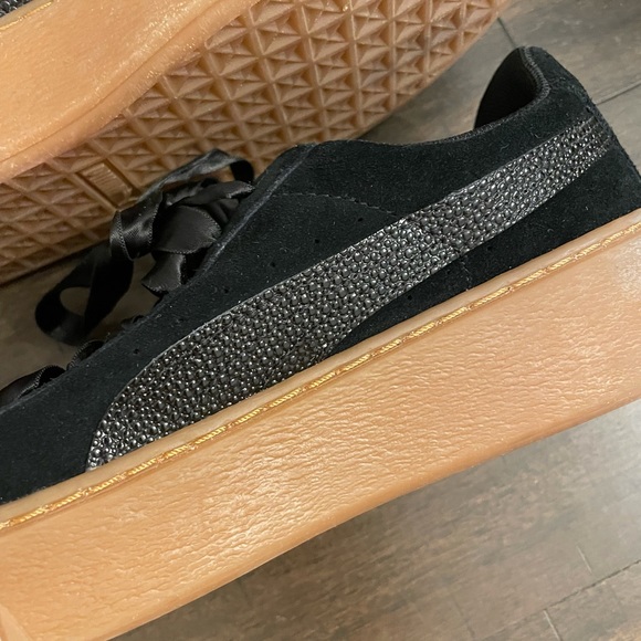 Puma | Shoes | Rare Mint Puma Suede Gum Bottom Platform Bubble Trainers ...